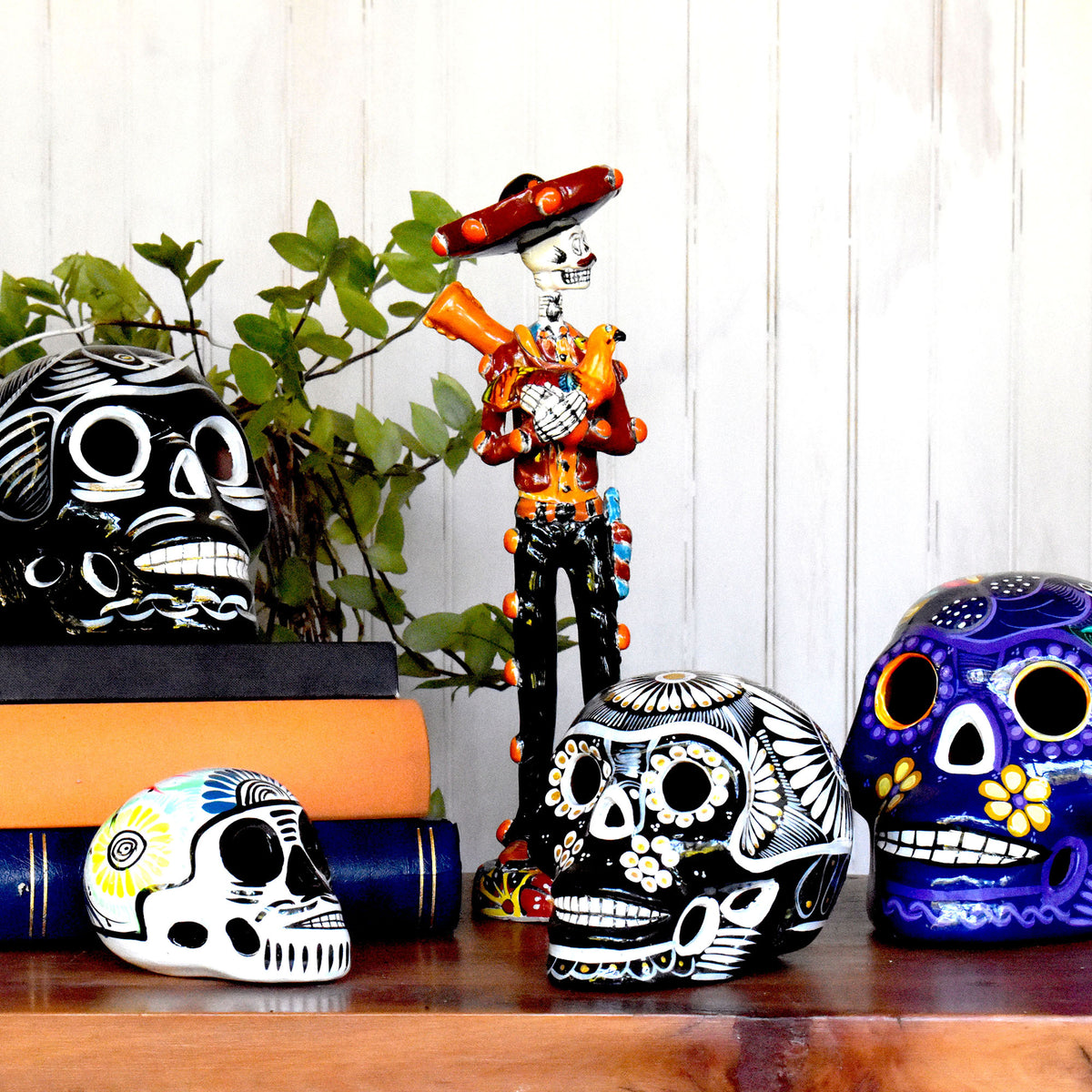 Calaca Intermedia Base Blanca – Casa Milagros